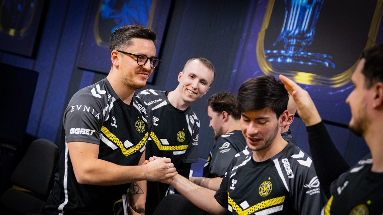 Ropz defeats his former team, Team Vitality moves to Katowice play-offs ...