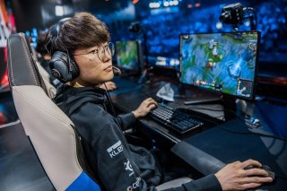 Top 10 best LoL players of all time - Ensigame