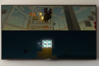 Two Minecraft on one device - split screen - Ensigame